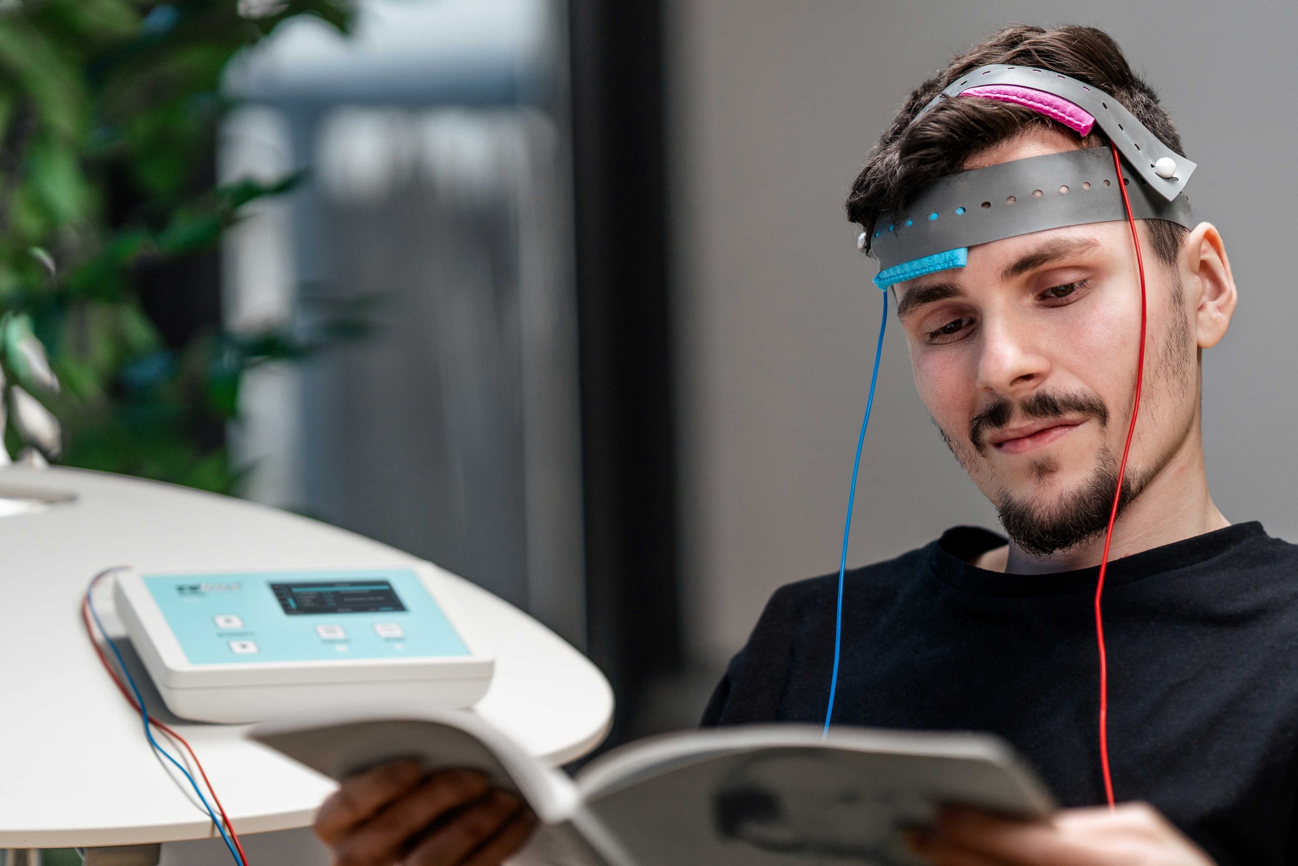 درمان جدید سکته مغزی با تحریک الکتریکی مغز - کلینیک سلامت مغز دانا